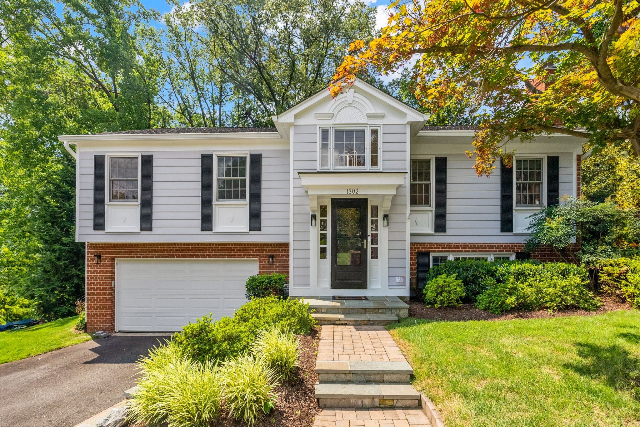 1302 Trinity Drive, Alexandria, VA 22314 | Listed by The Goodhart Group